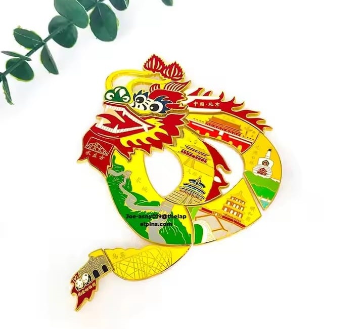 Customized Alien Splicing Metal Badge - https://custombadgefactory.com/